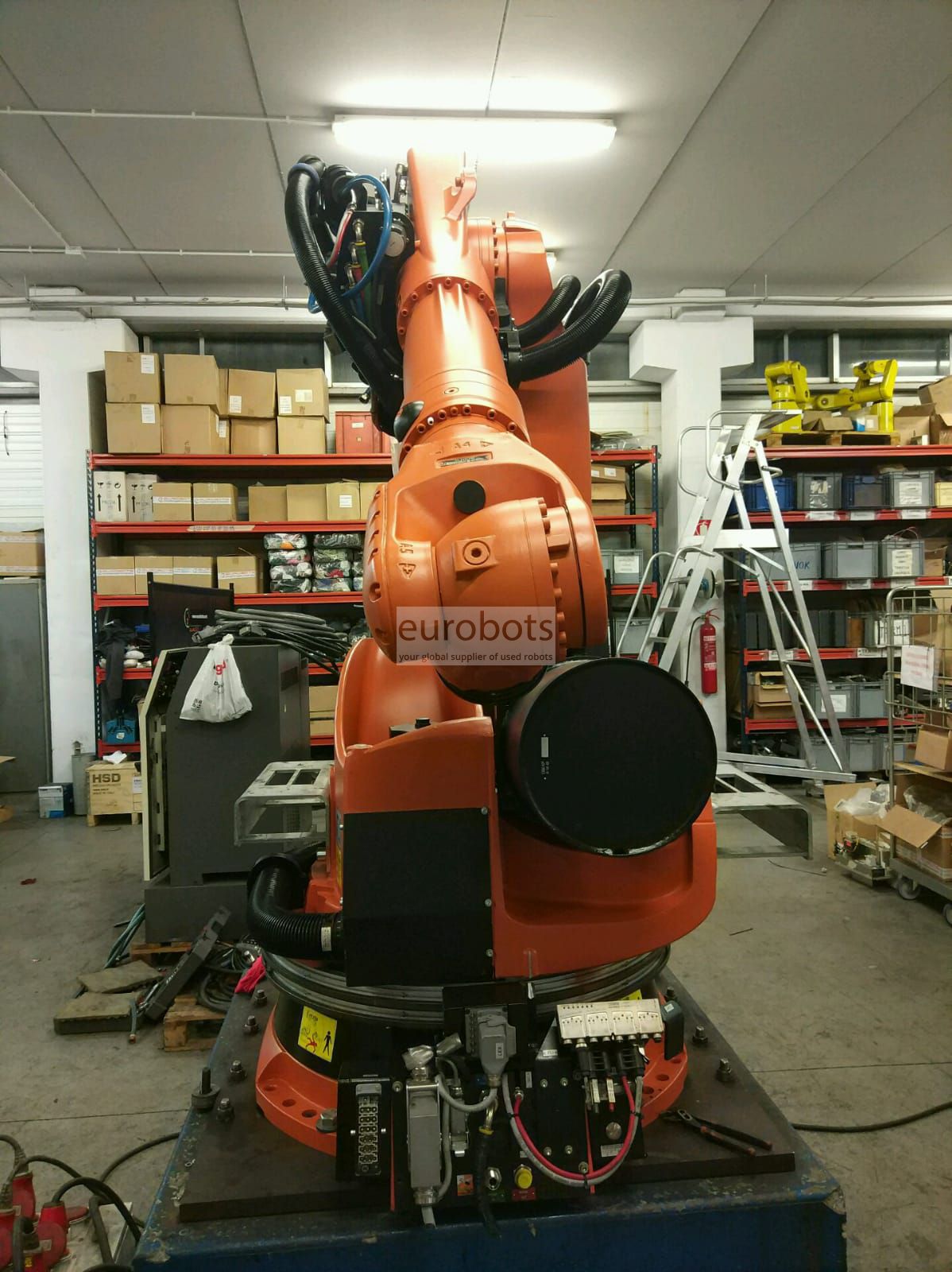 KUKA KR 210 - 2k L shelf | Eurobots